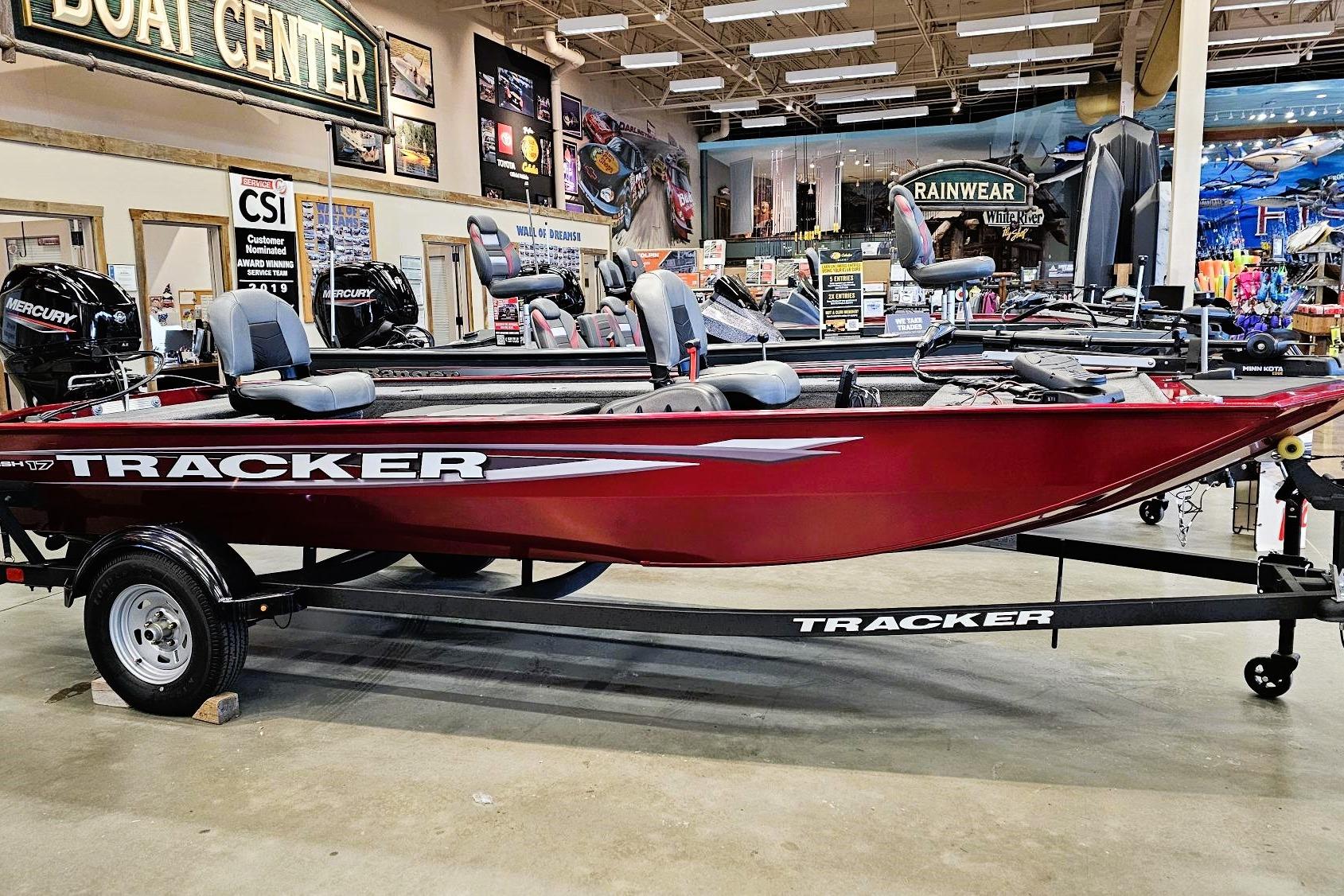 2026 TRACKER PANFISH 17 | Bass Pro Shops